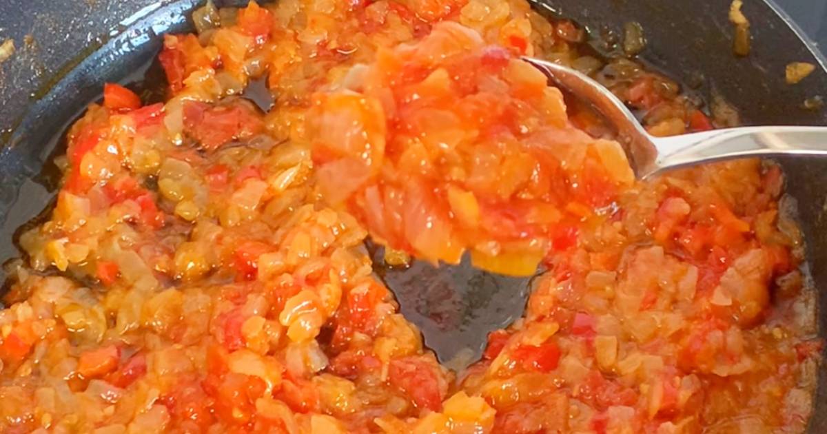 Como hacer sofrito o refrito para empanadas o empanadillas, sofrito para arroces, pasta, guisos ...